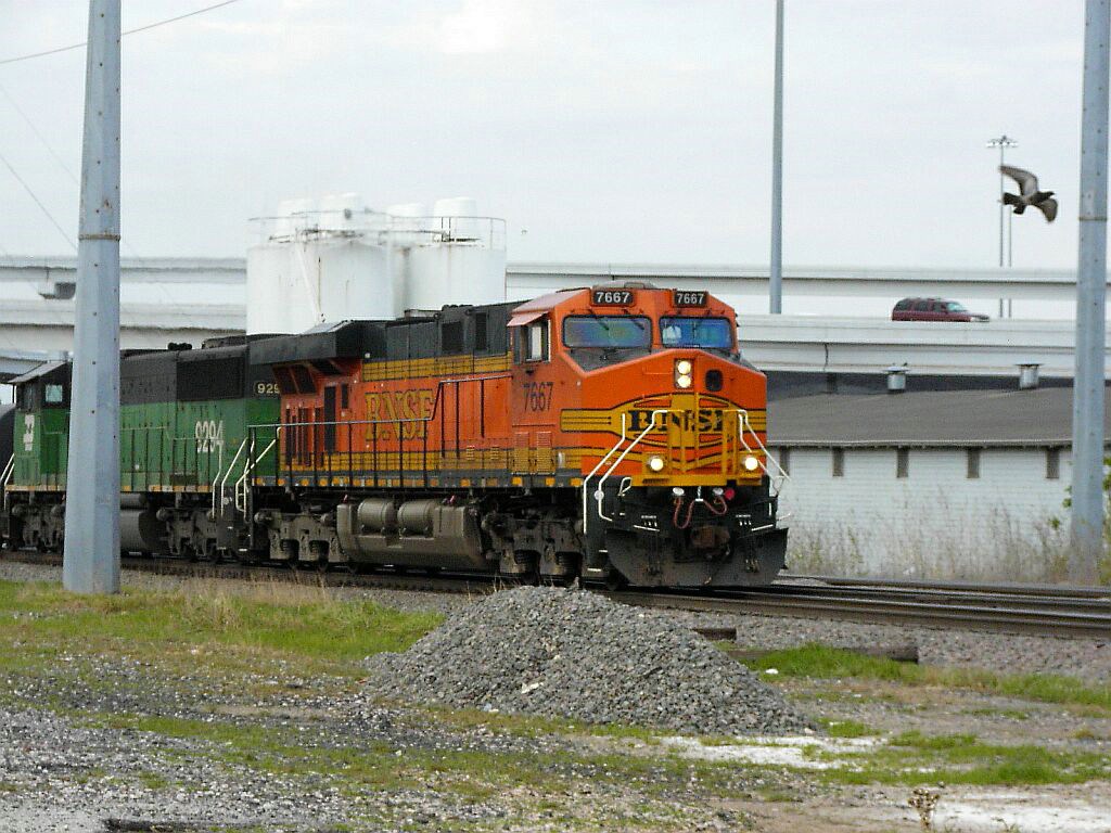 BNSF 7667 & 9294